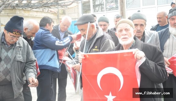 Göreme Belediyesi Bayrak dağıtımına devam ediyor. - FİB HABER, Nevşehir ... Göreme Belediyesi Bayrak dağıtımına devam ediyor. - FİB HABER, Nevşehir ...