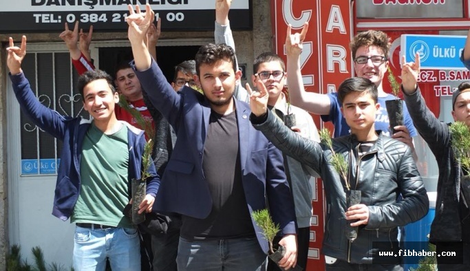 Ülkü Ocakları Nevşehir'de fidan dağıttı - FİB HABER, Nevşehir Haberleri ... Ülkü Ocakları Nevşehir'de fidan dağıttı - FİB HABER, Nevşehir Haberleri ...