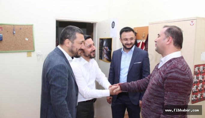 NEVÜ Rasim Arı'yı Bağrına Bastı... - FİB HABER, Nevşehir Haberleri ...