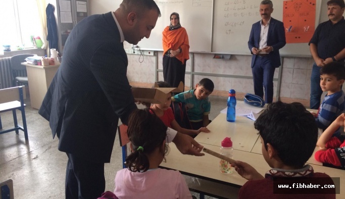 Ülkü Ocakları Tohumlu Kalem Dağıttı - FİB HABER, Nevşehir Haberleri ... Ülkü Ocakları Tohumlu Kalem Dağıttı - FİB HABER, Nevşehir Haberleri ...